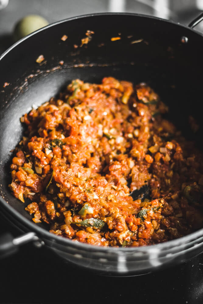 Peas Chili - Usal Pav: vegan street-food - Nidhi Patel